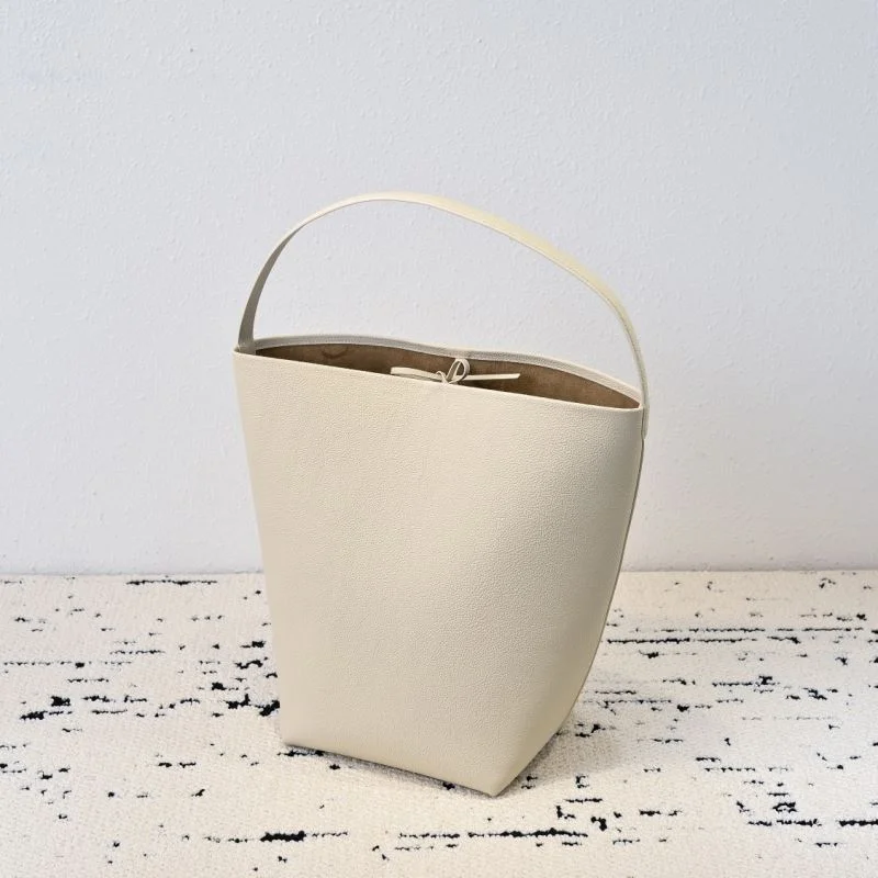Accurate model The Row Bucket Bags