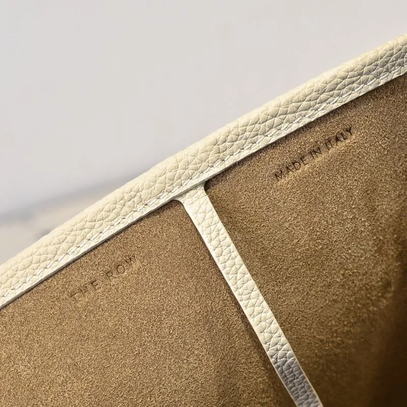 Accurate model The Row Bucket Bags