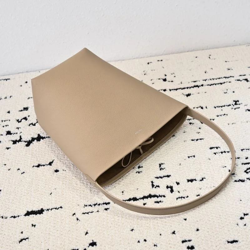 High accuracy The Row Bucket Bags
