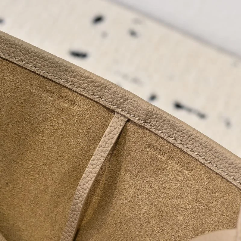 High accuracy The Row Bucket Bags