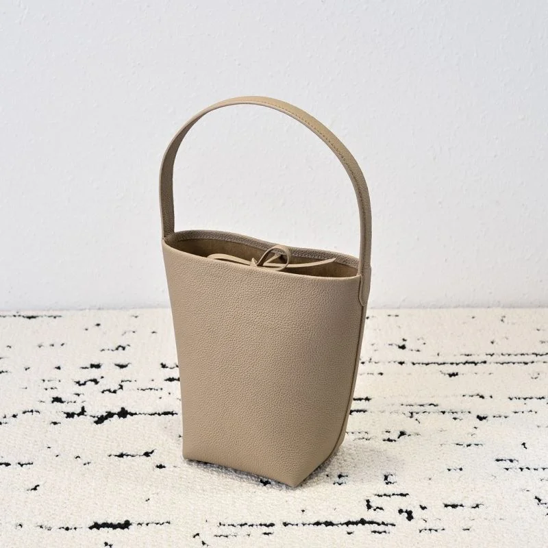 Exact replica The Row Bucket Bags