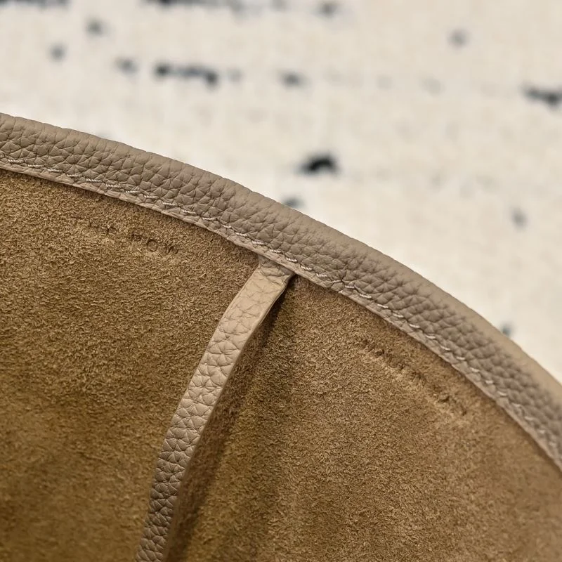 Exact replica The Row Bucket Bags