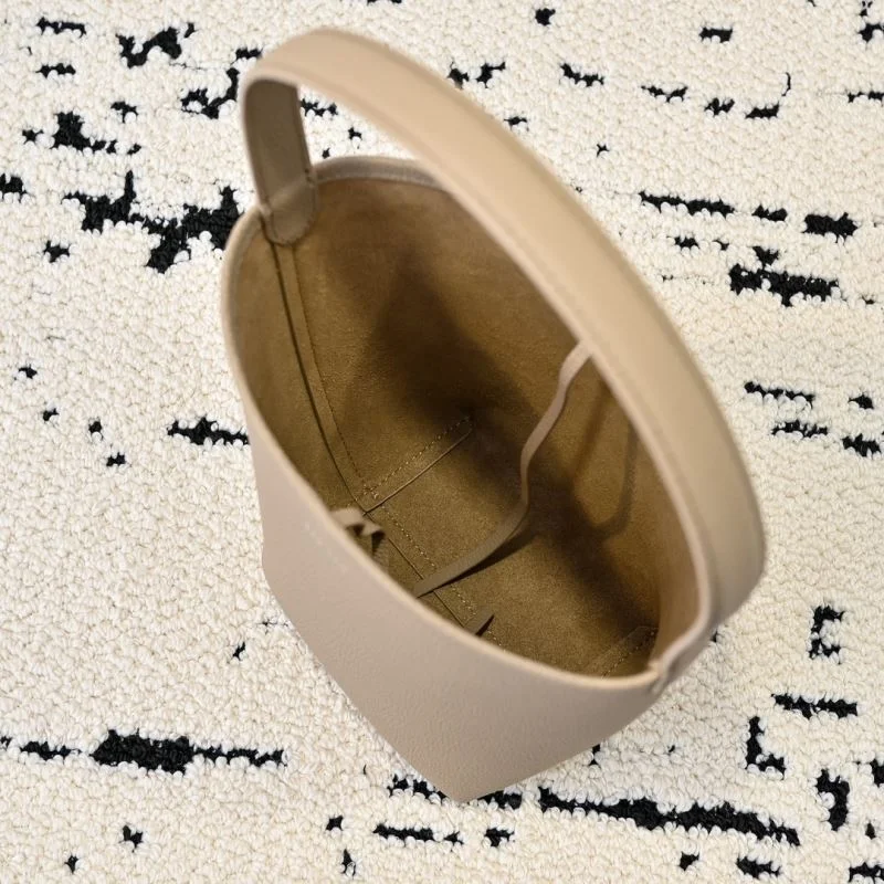 Exact replica The Row Bucket Bags
