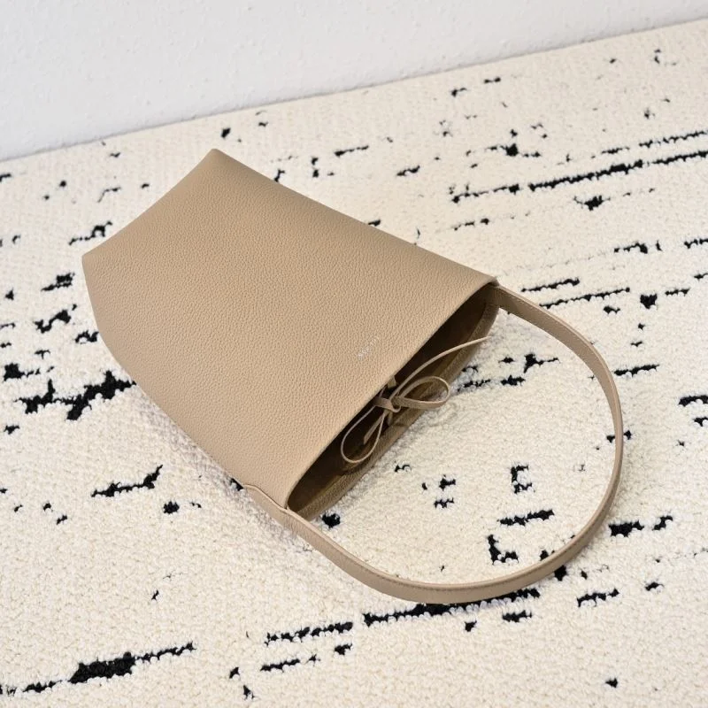 Exact replica The Row Bucket Bags