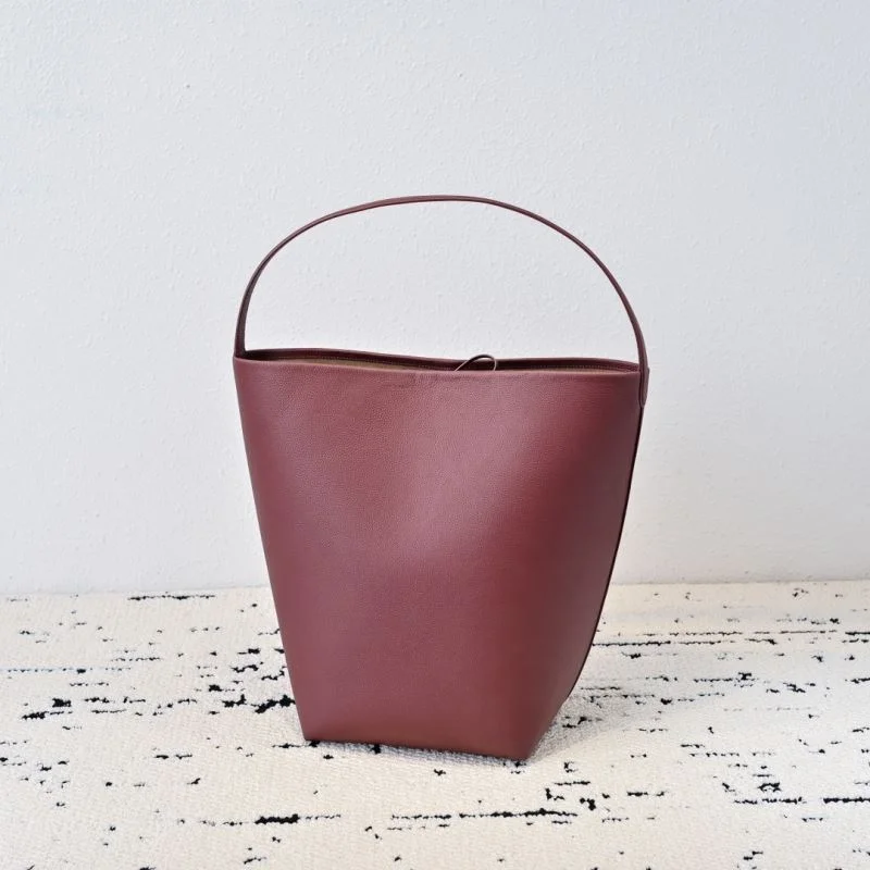 Mirror quality The Row Bucket Bags