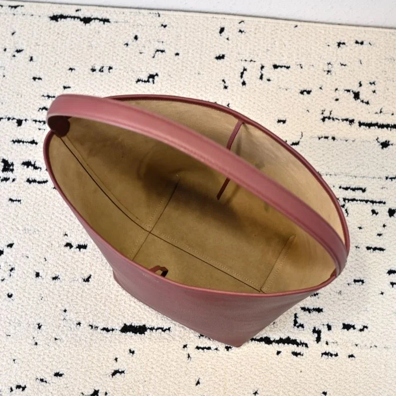 Mirror quality The Row Bucket Bags