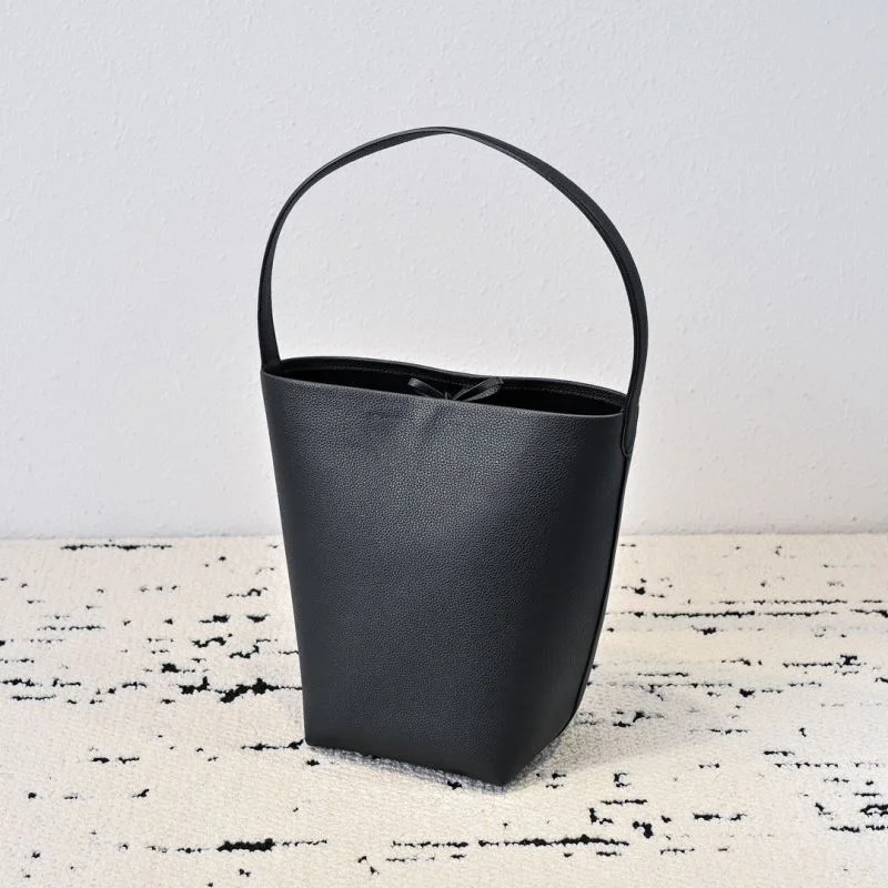 Mirror quality The Row Bucket Bags