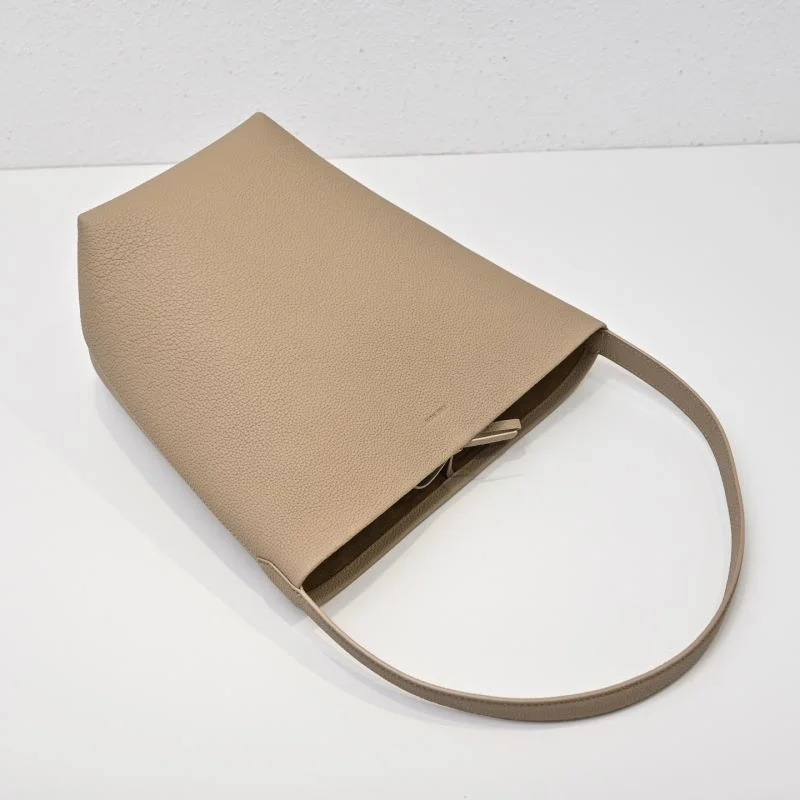 Mirror quality The Row Bucket Bags