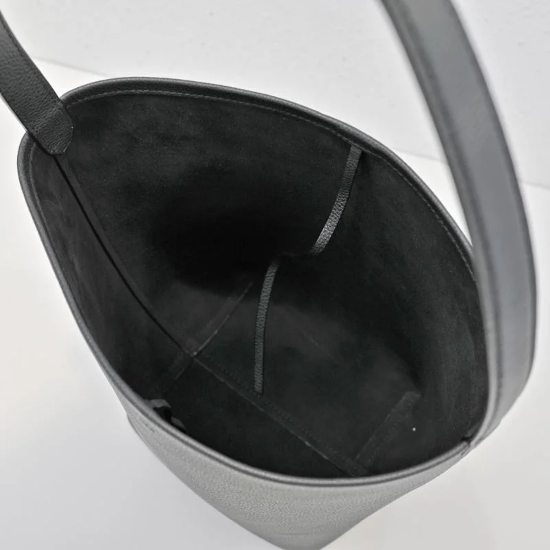 Exact replica The Row Bucket Bags