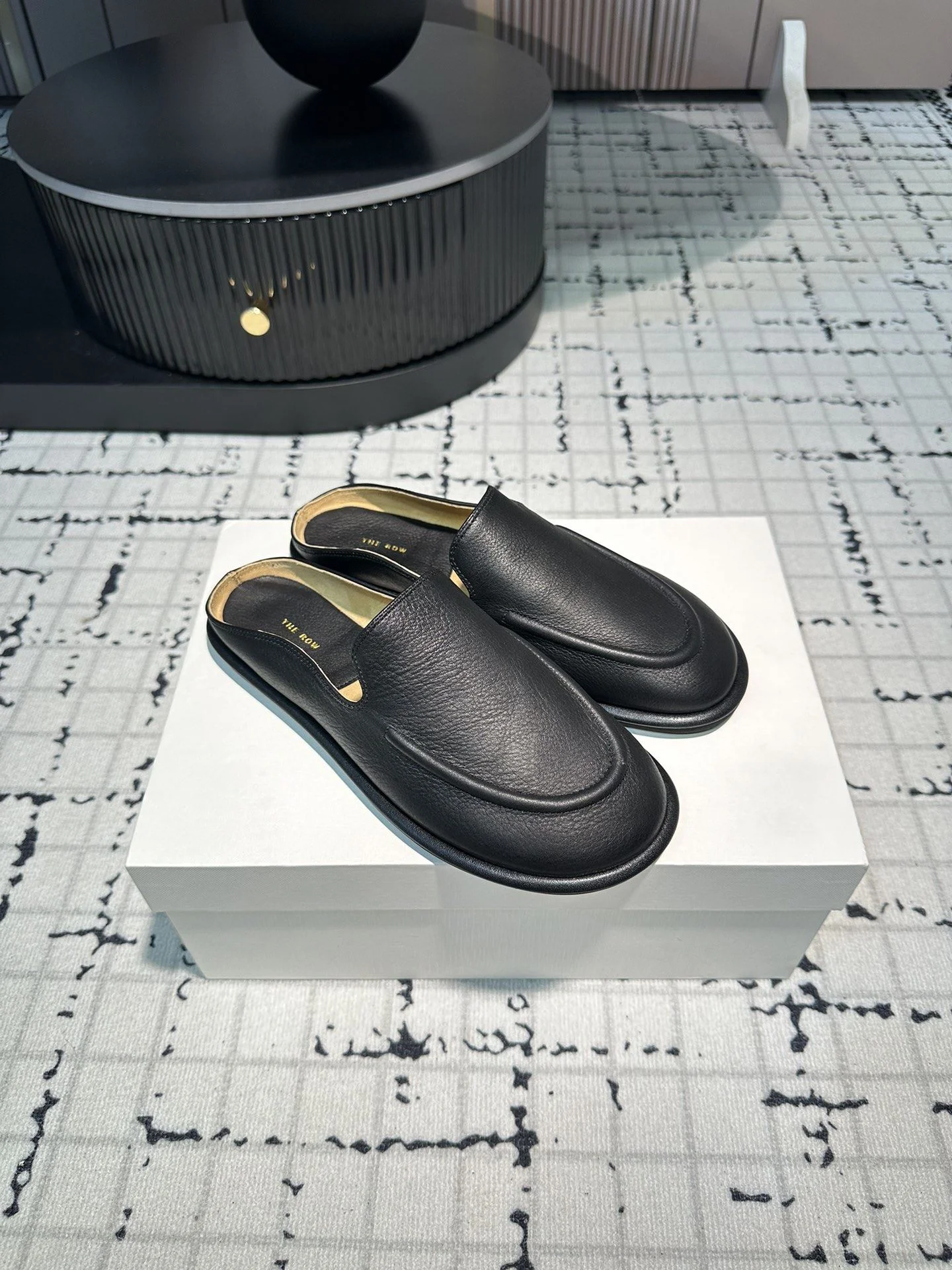 Brand-authenticated The Row Sandals