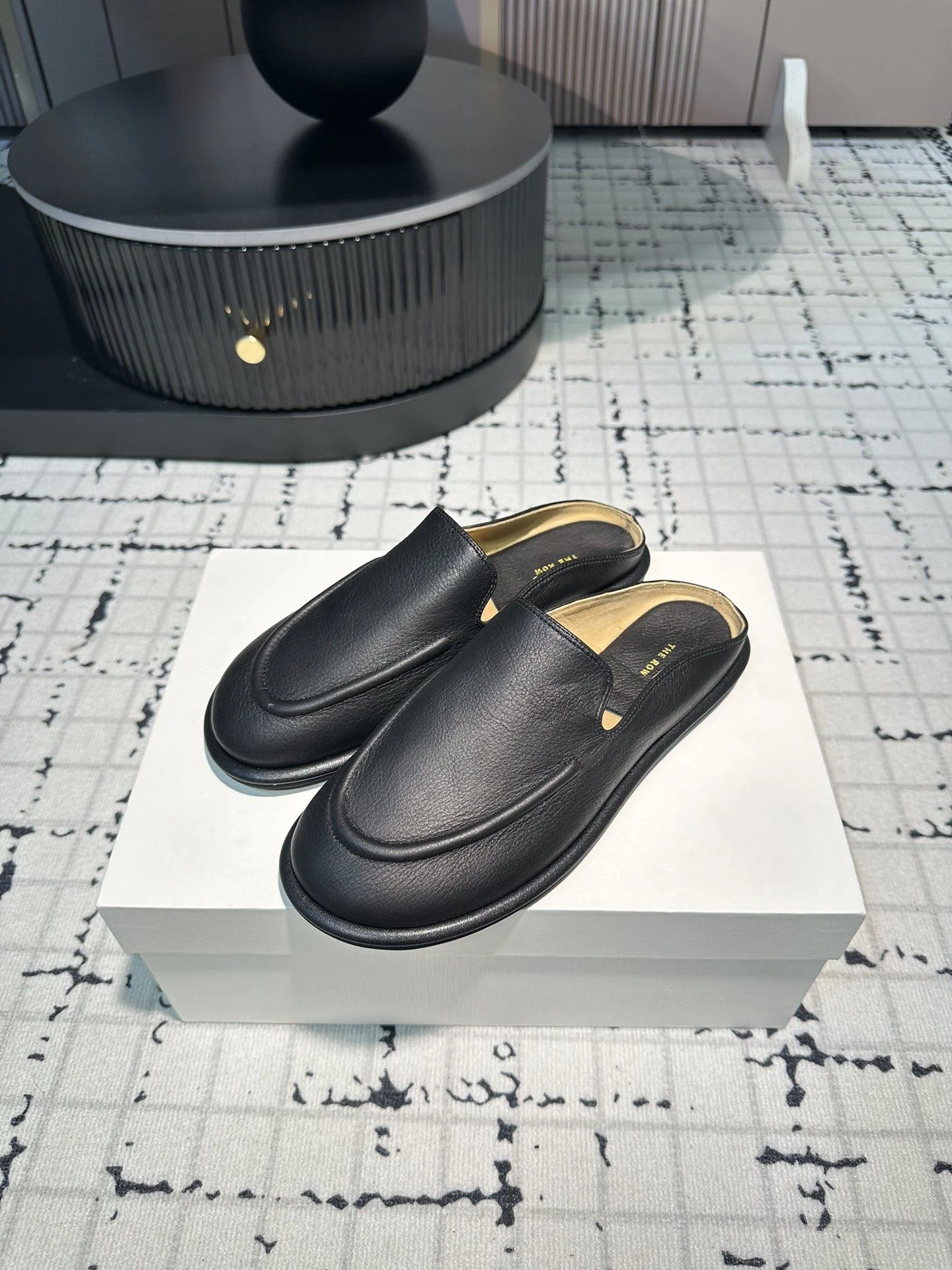 Brand-authenticated The Row Sandals