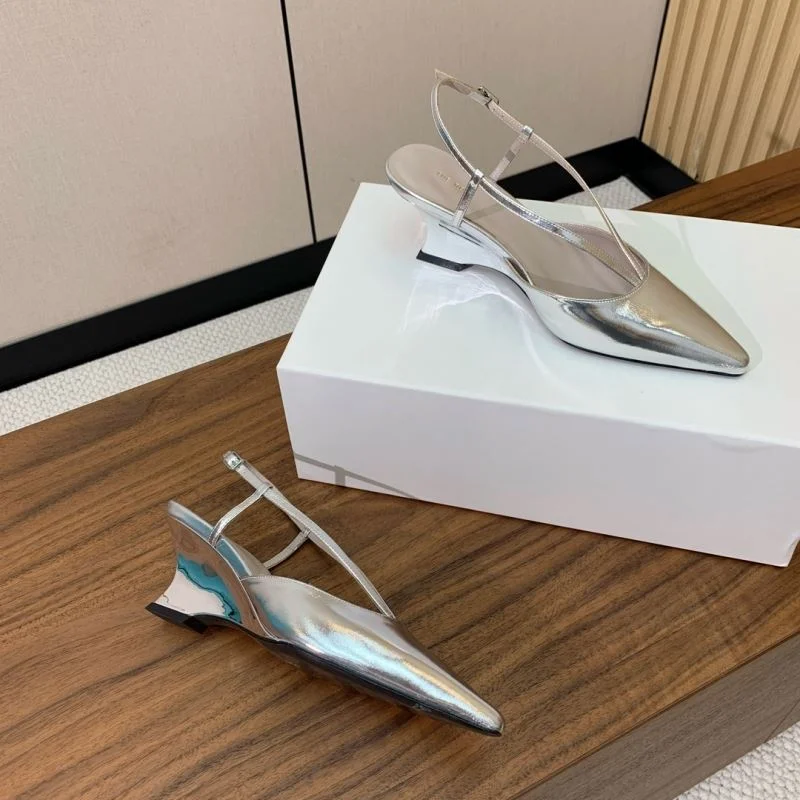 High accuracy The Row Sandals