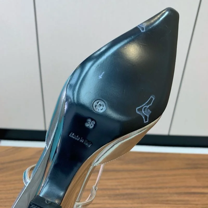 High accuracy The Row Sandals