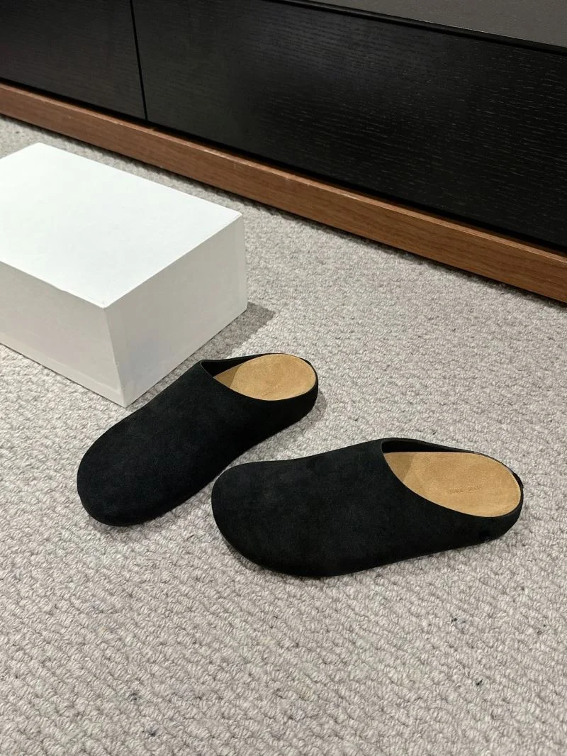 Accurate model The Row Sandals