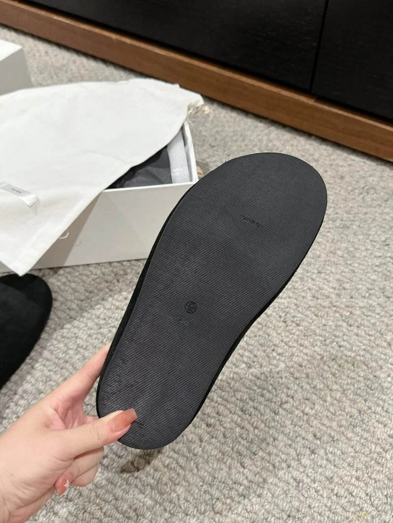 Accurate model The Row Sandals
