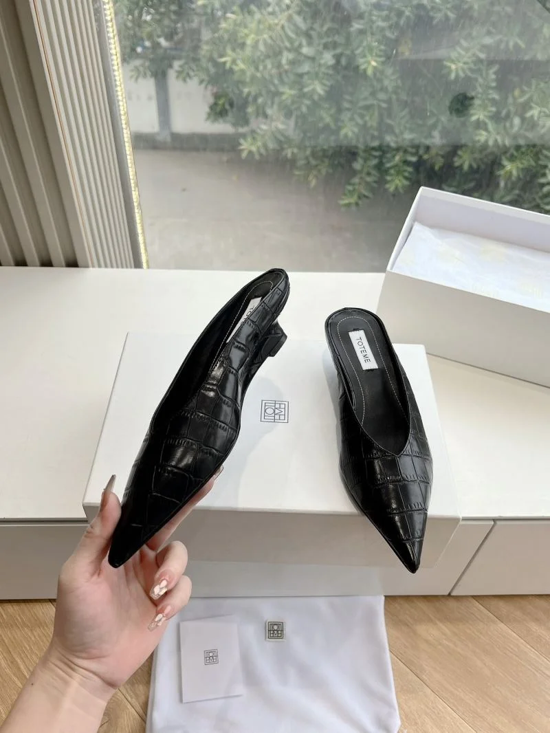 Indistinguishable The Row Sandals