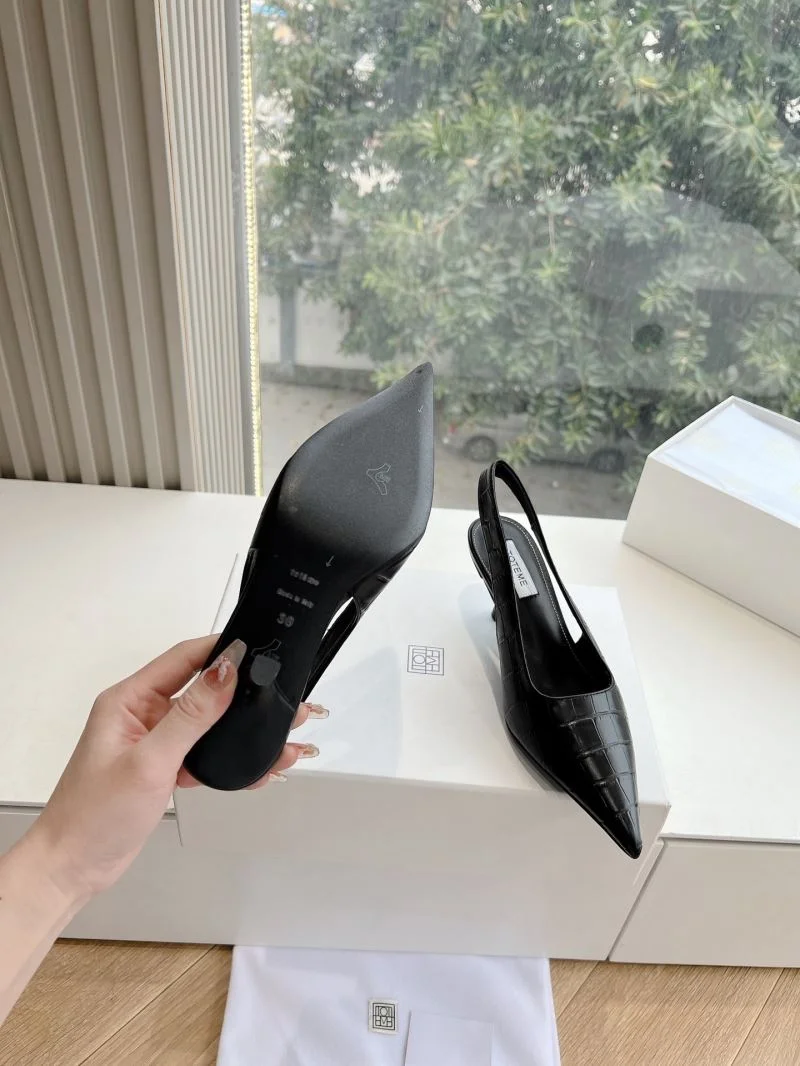 High accuracy The Row Sandals