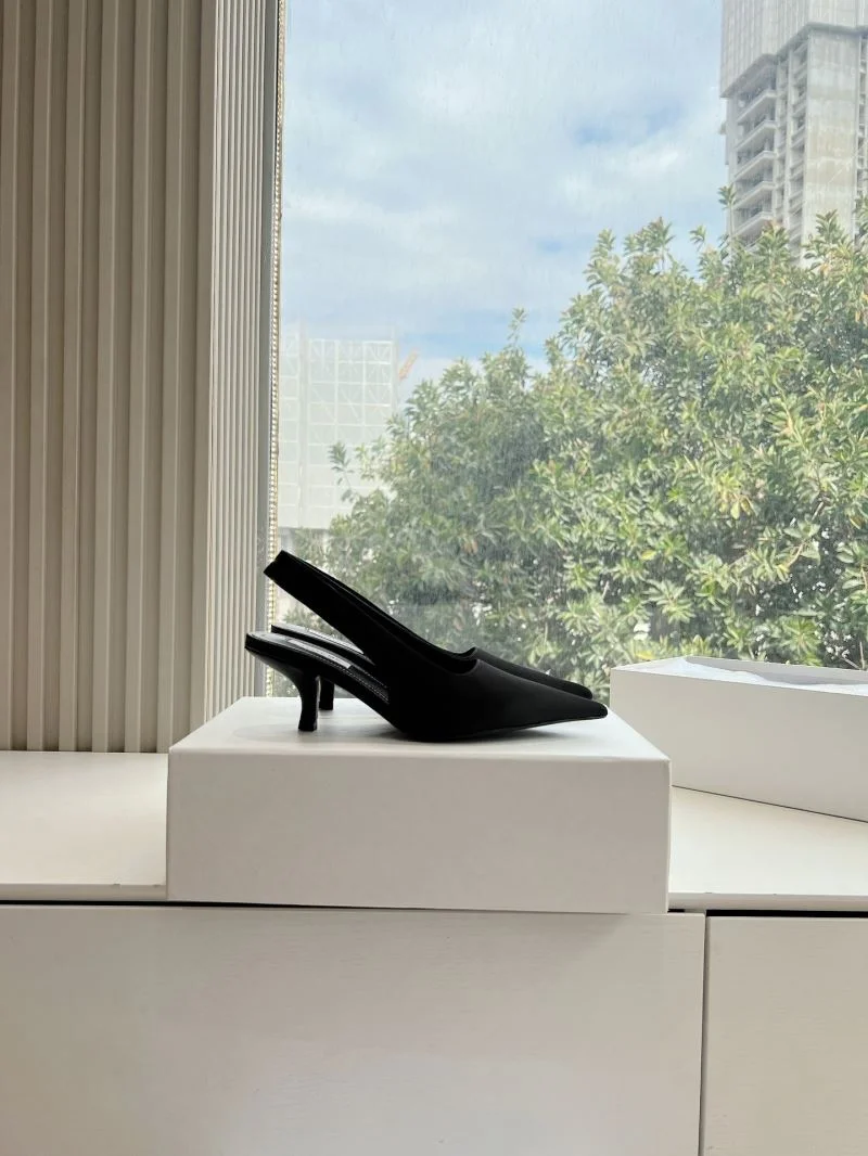 Brand-original The Row Sandals