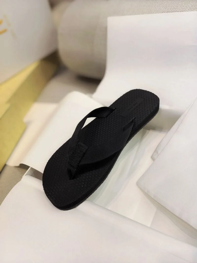 High accuracy The Row Sandals