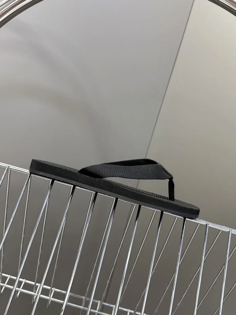 Top mirror The Row Sandals