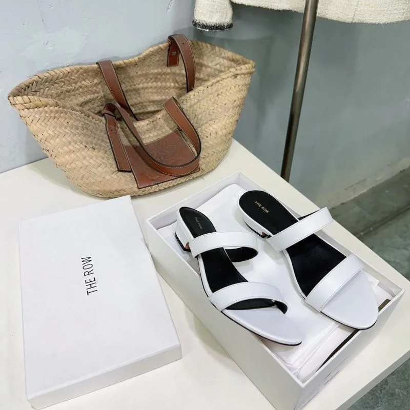 High accuracy The Row Sandals