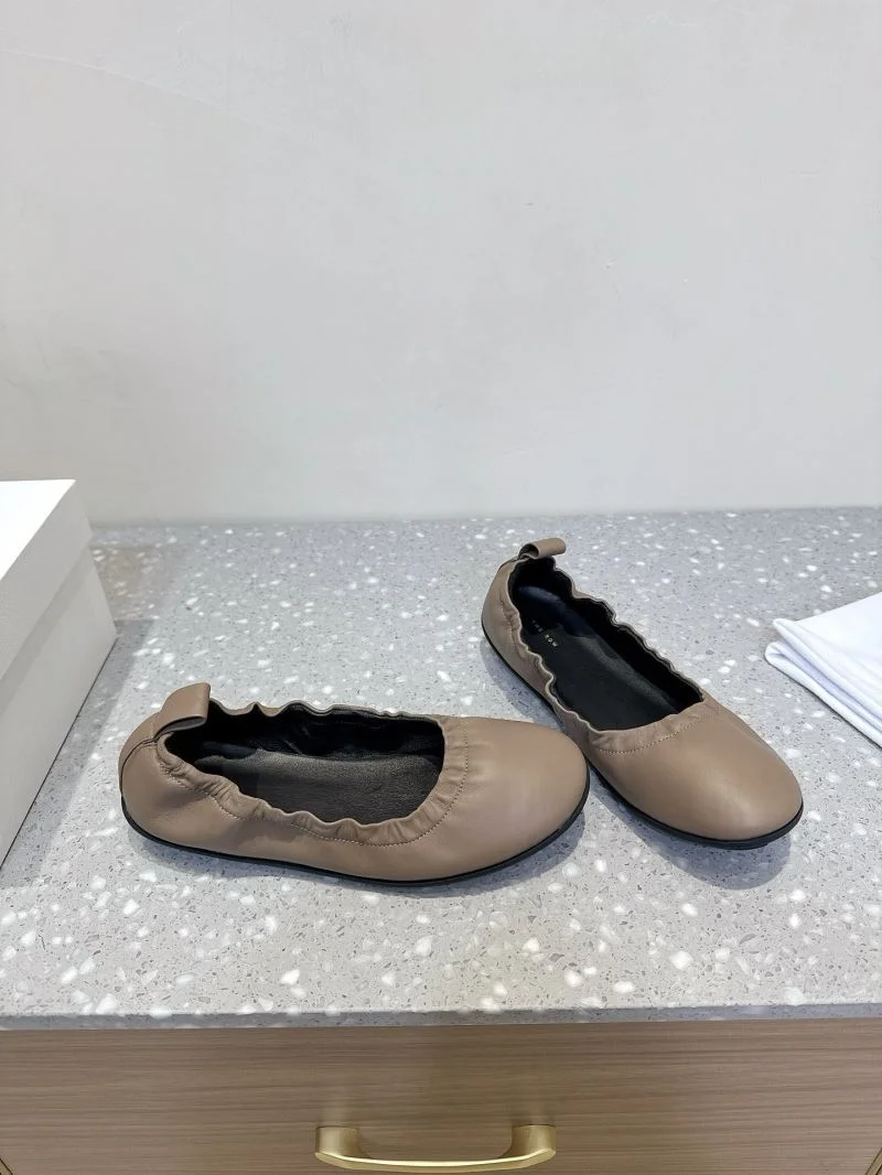 Top mirror The Row Shoes