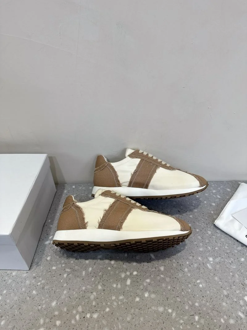 Top mirror The Row Shoes