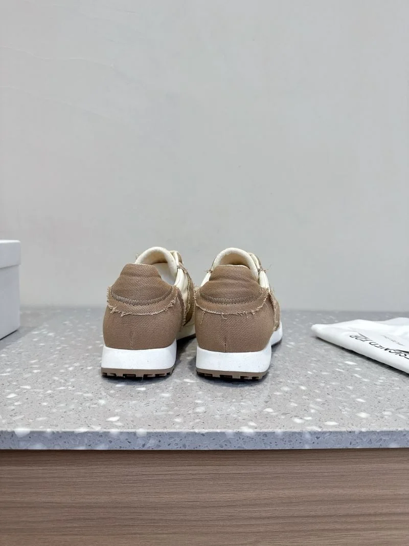 Top mirror The Row Shoes