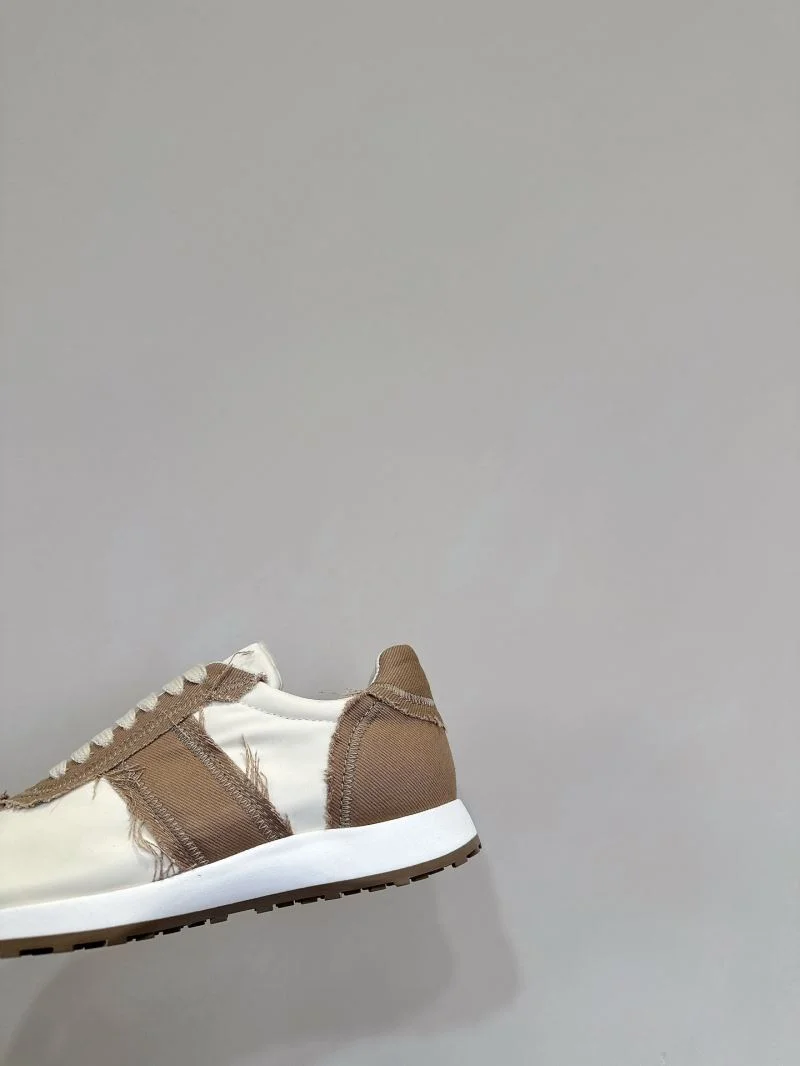 Top mirror The Row Shoes