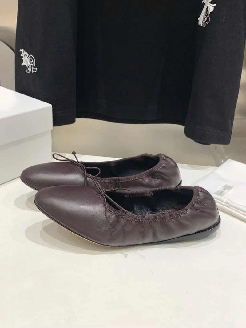 Accurate model The Row Shoes