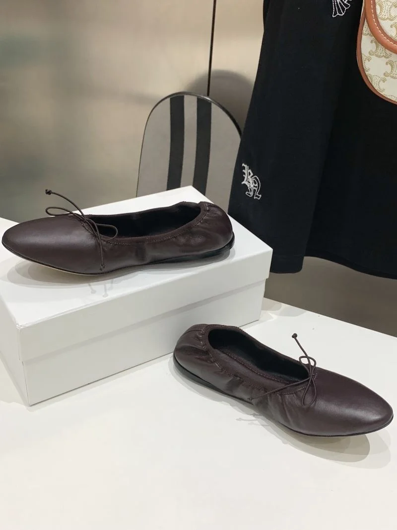 Accurate model The Row Shoes
