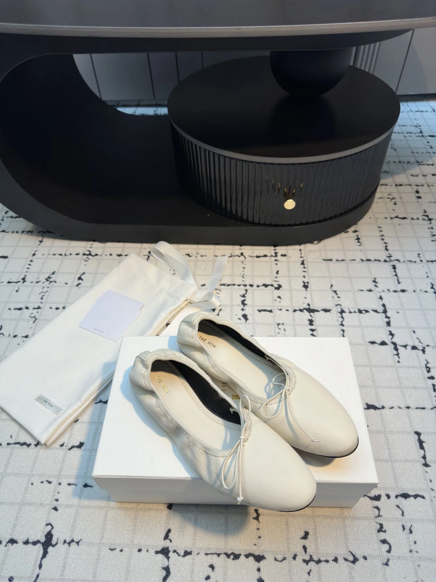 Accurate model The Row Shoes