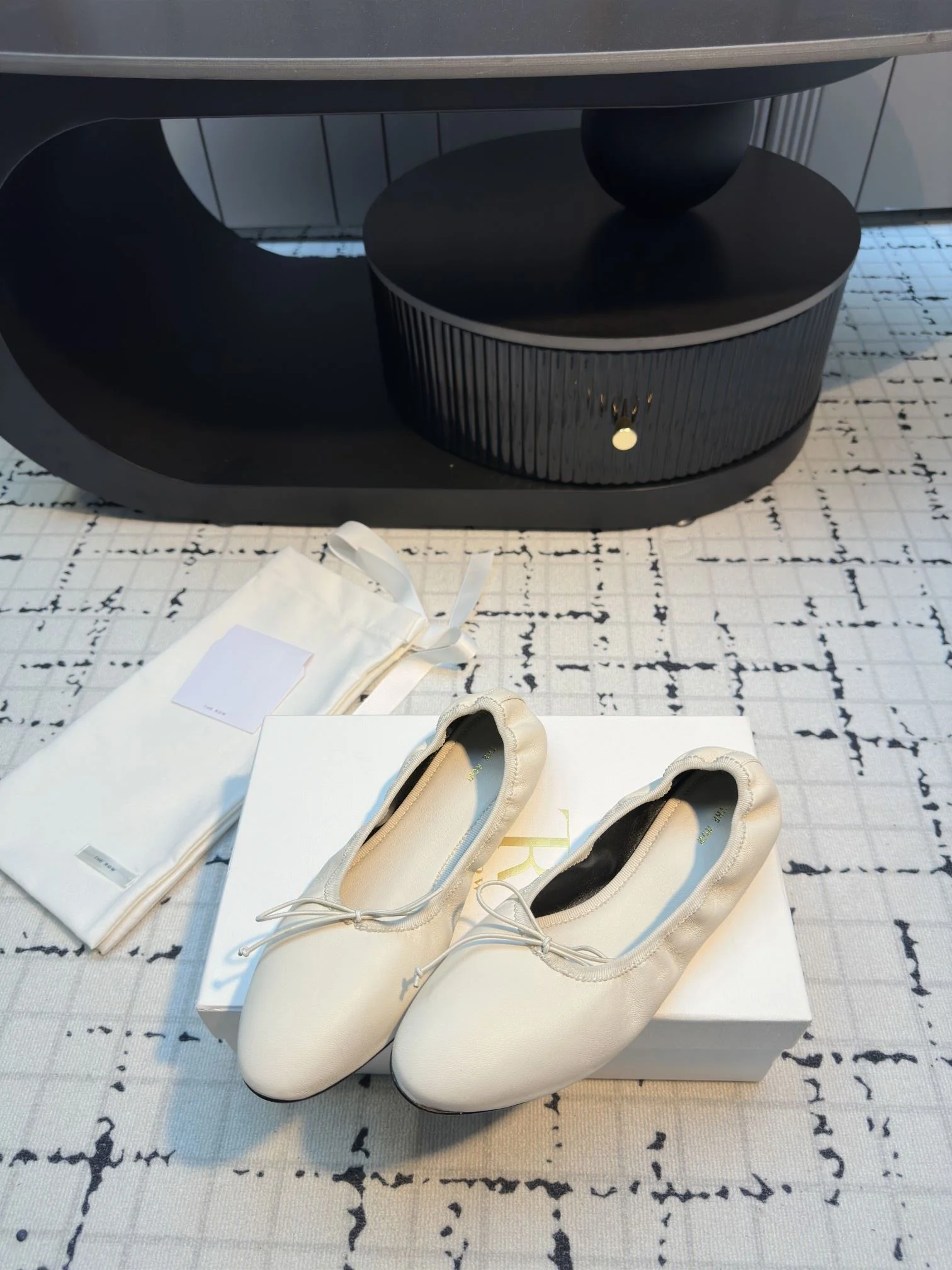 Accurate model The Row Shoes
