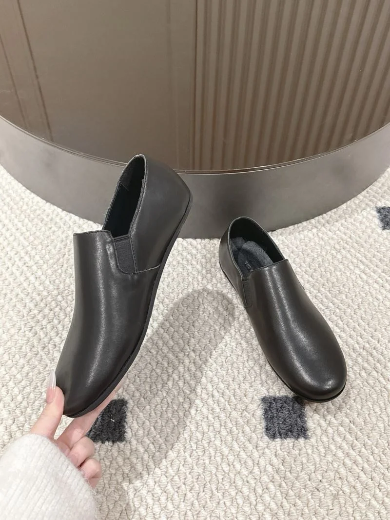 Accurate model The Row Shoes