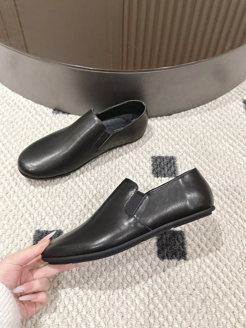 Accurate model The Row Shoes