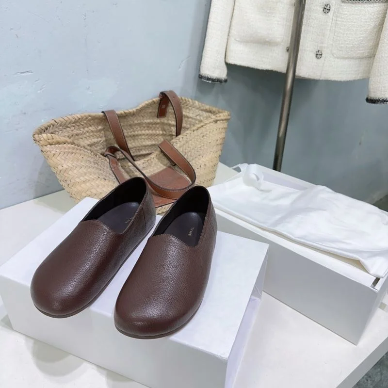 Top mirror The Row Shoes