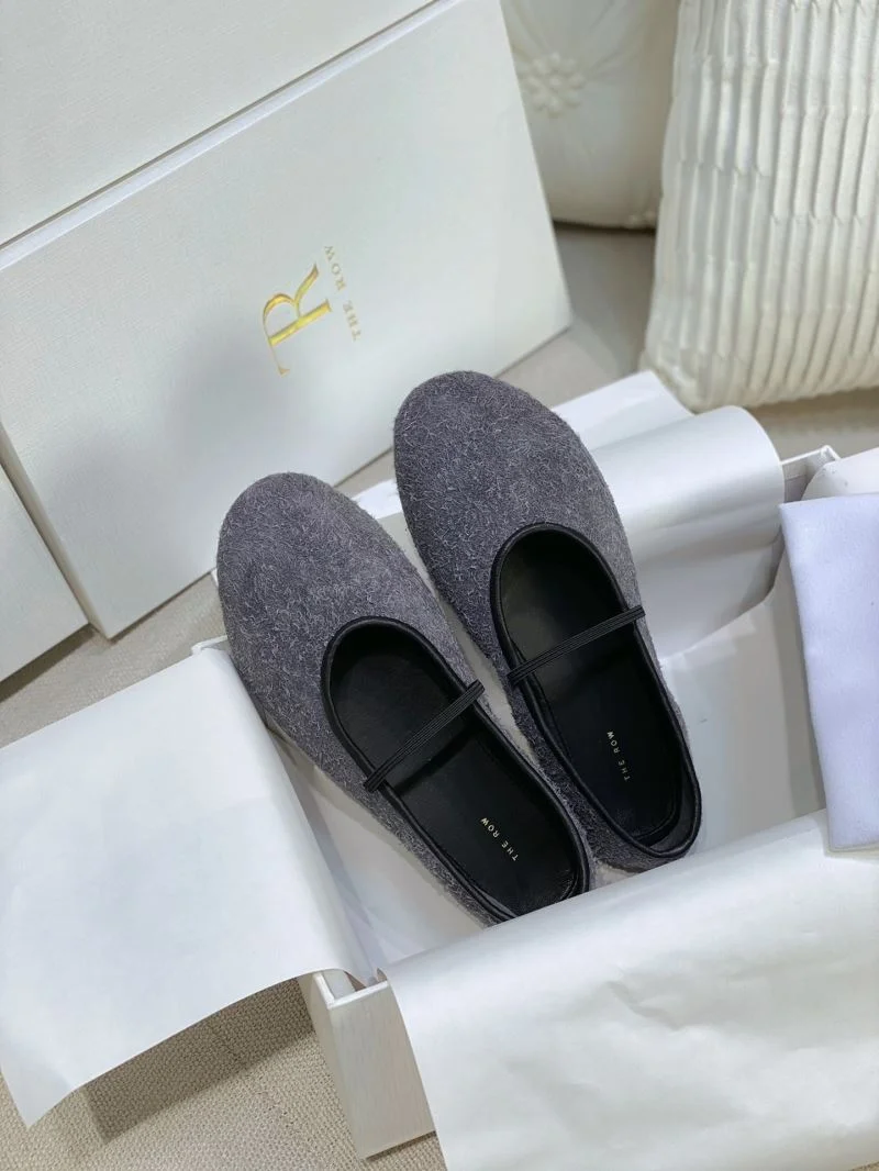 Indistinguishable The Row Shoes