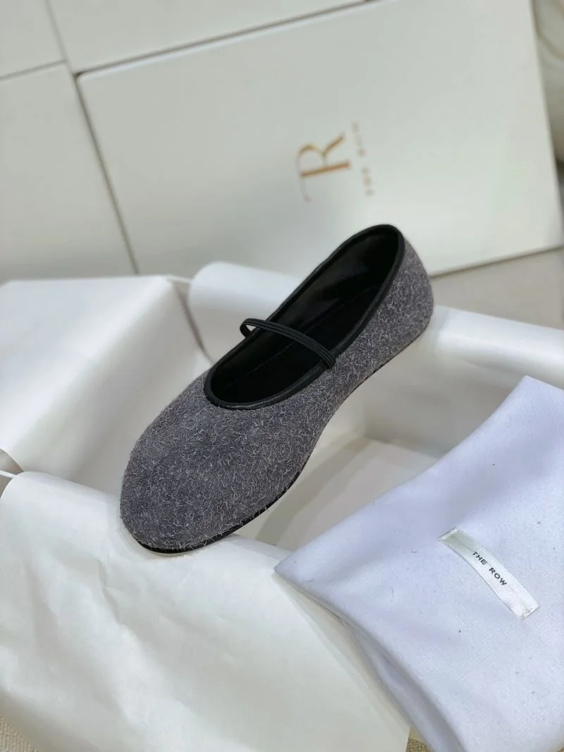 Indistinguishable The Row Shoes