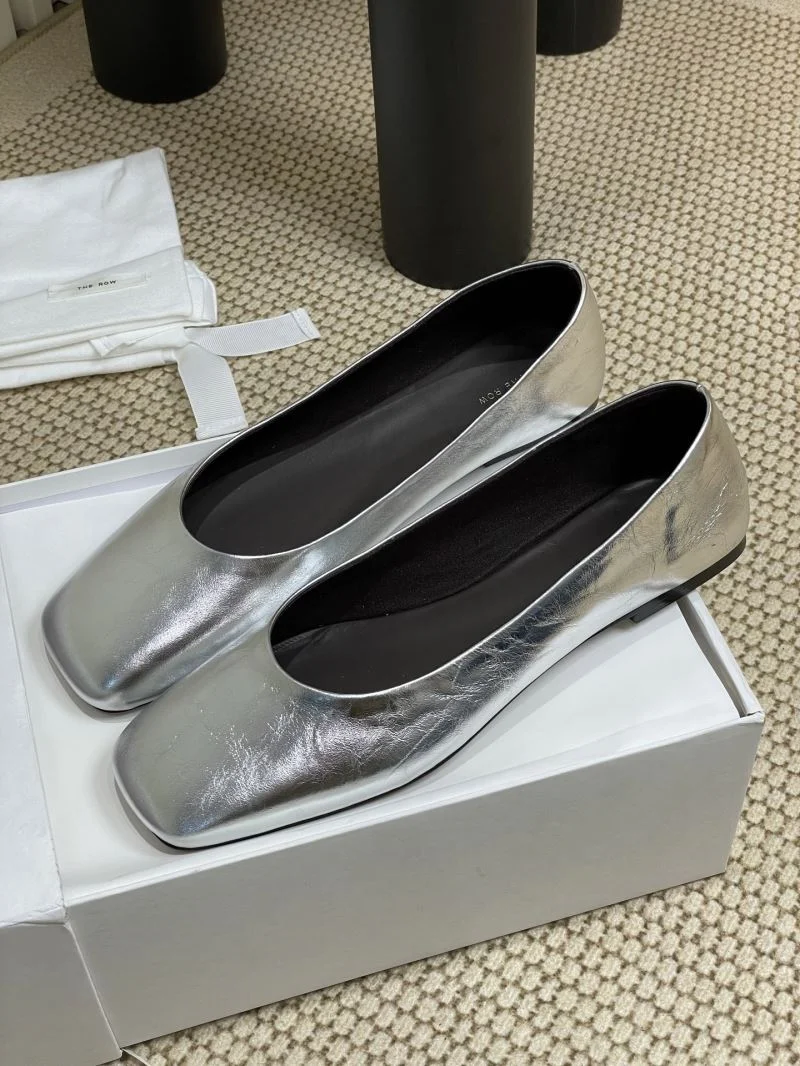 Accurate model The Row Shoes