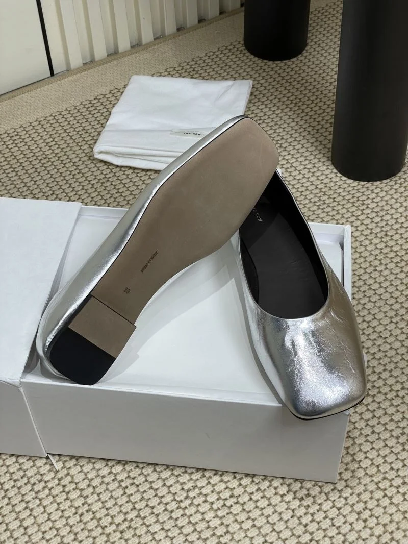 Accurate model The Row Shoes
