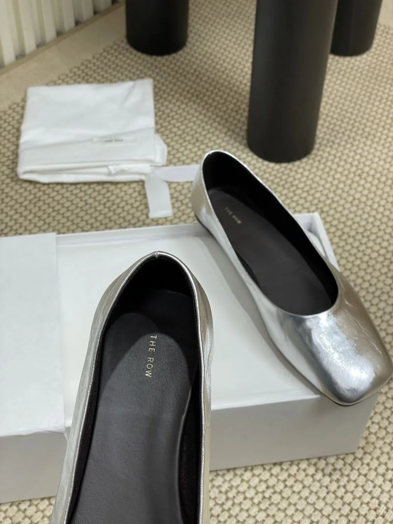 Accurate model The Row Shoes