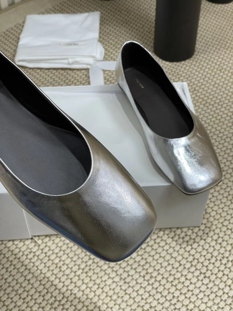 Accurate model The Row Shoes