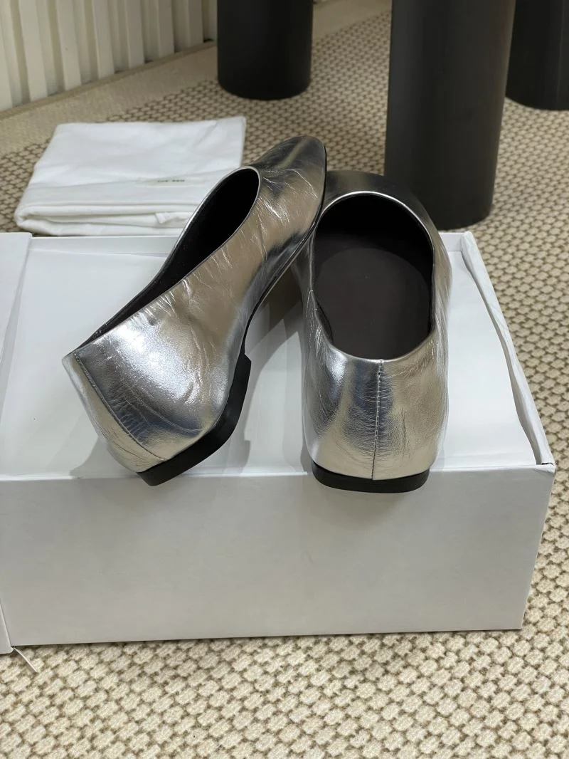 Accurate model The Row Shoes