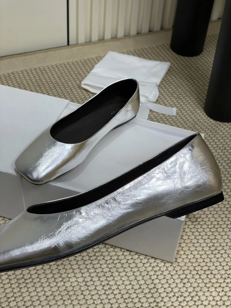 Accurate model The Row Shoes