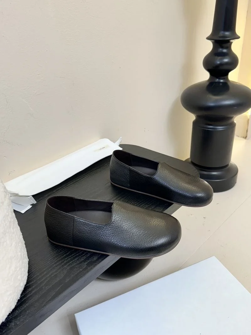 Top mirror The Row Shoes