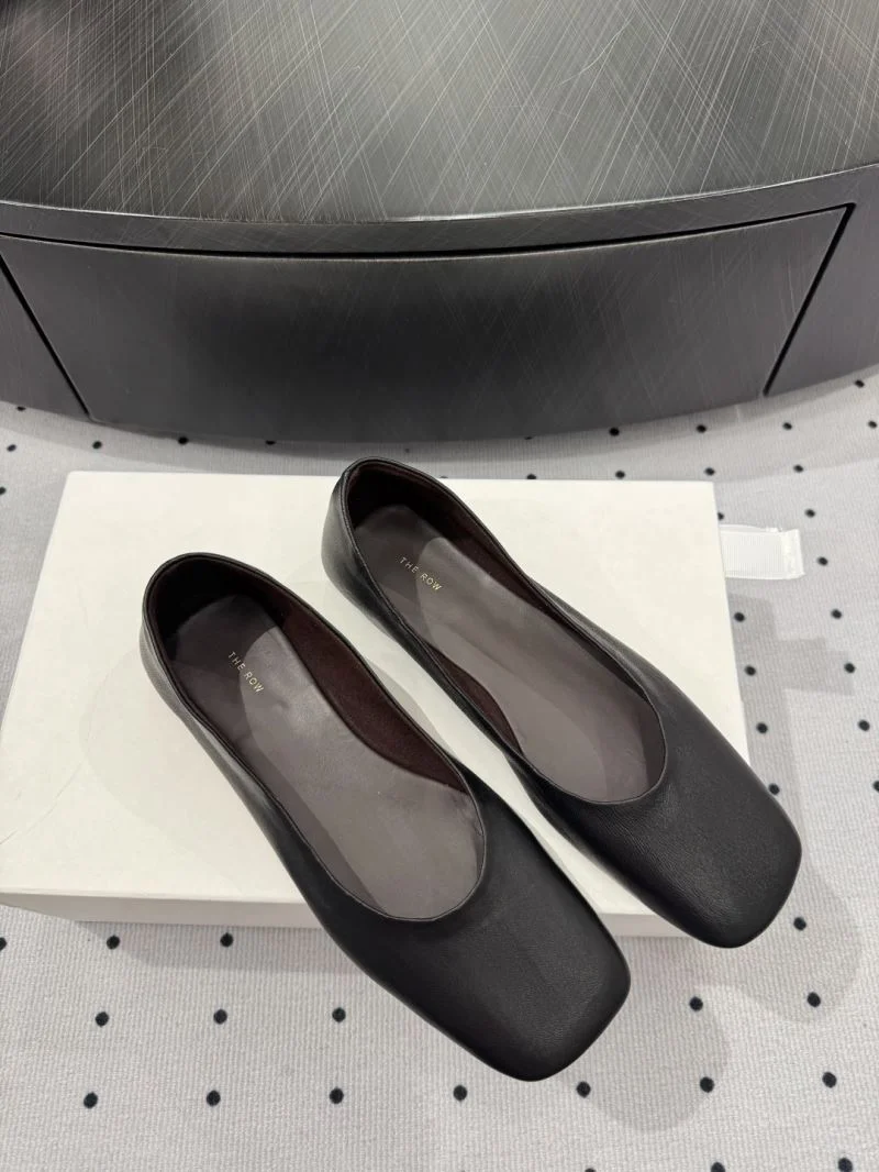 Exact replica The Row Shoes