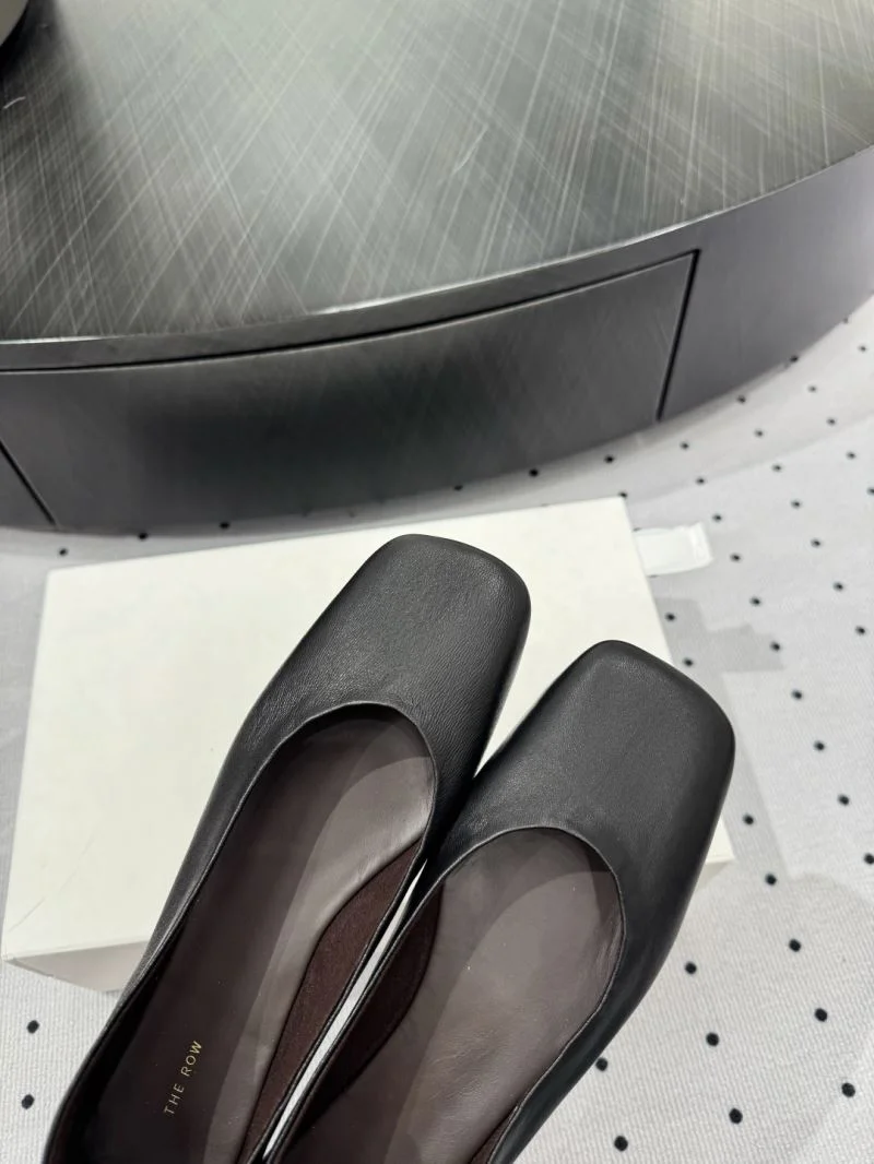 Exact replica The Row Shoes