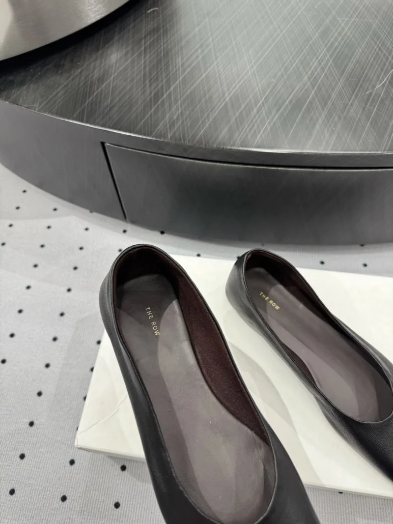 Exact replica The Row Shoes