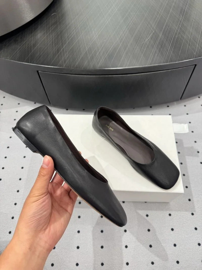 Exact replica The Row Shoes