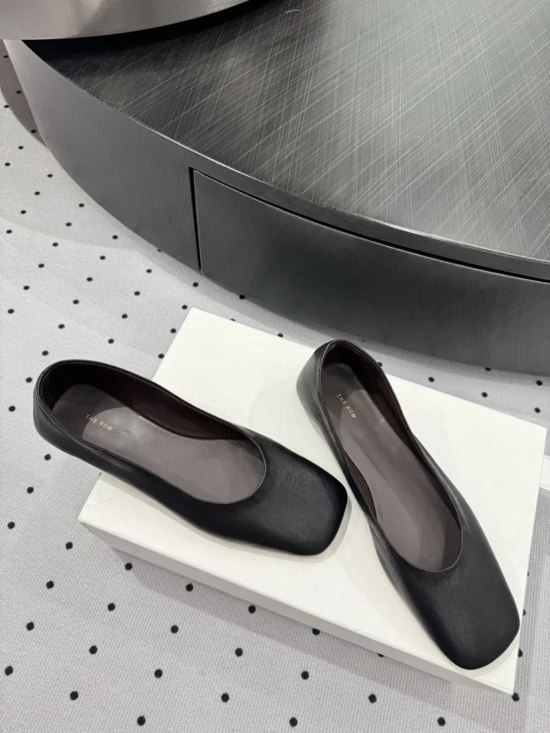Exact replica The Row Shoes